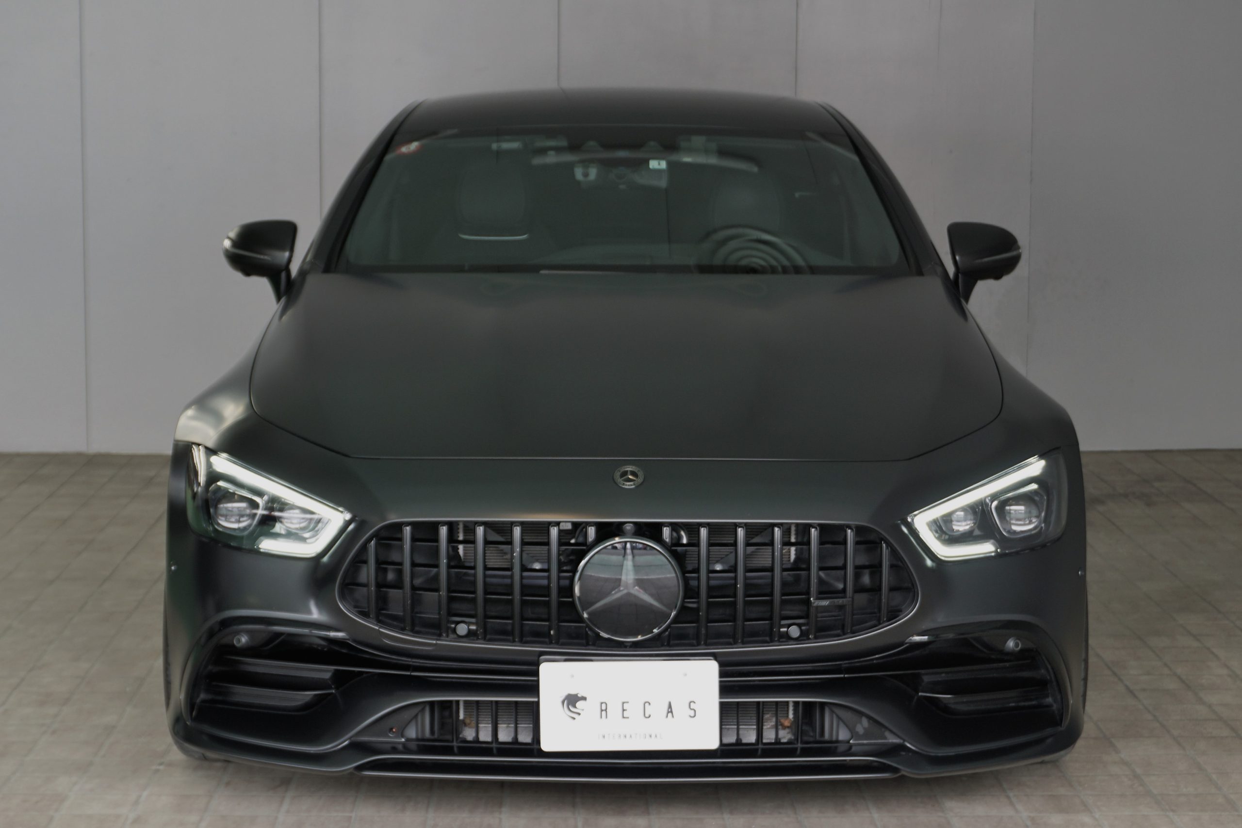 4ドアクーペをセンス良く乗りこなす！メルセデスAMG GT43 4MATIC+ カスタムスタイルをご紹介します！ | LION HEART