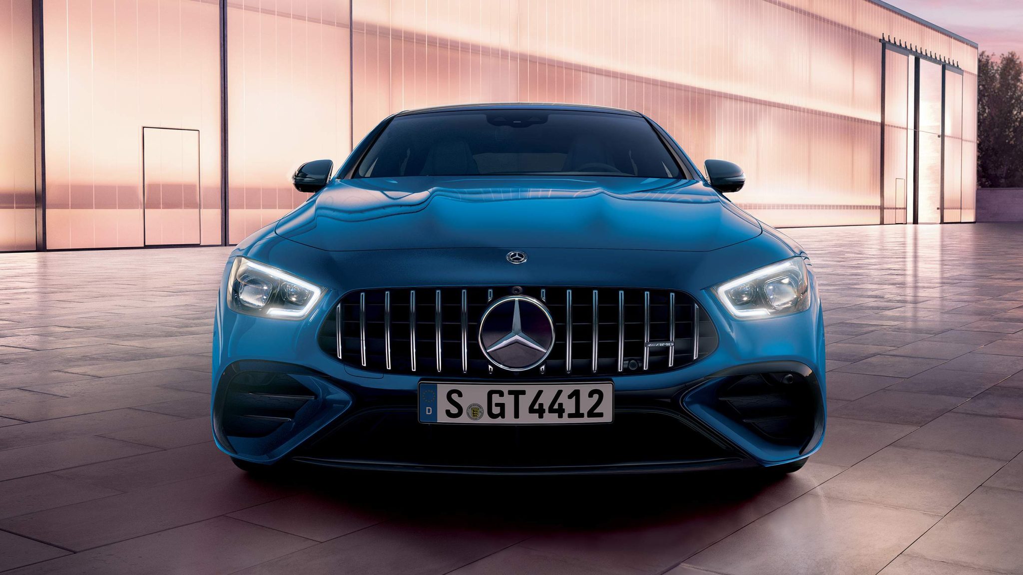 4ドアクーペをセンス良く乗りこなす！メルセデスAMG GT43 4MATIC+ カスタムスタイルをご紹介します！ | LION HEART