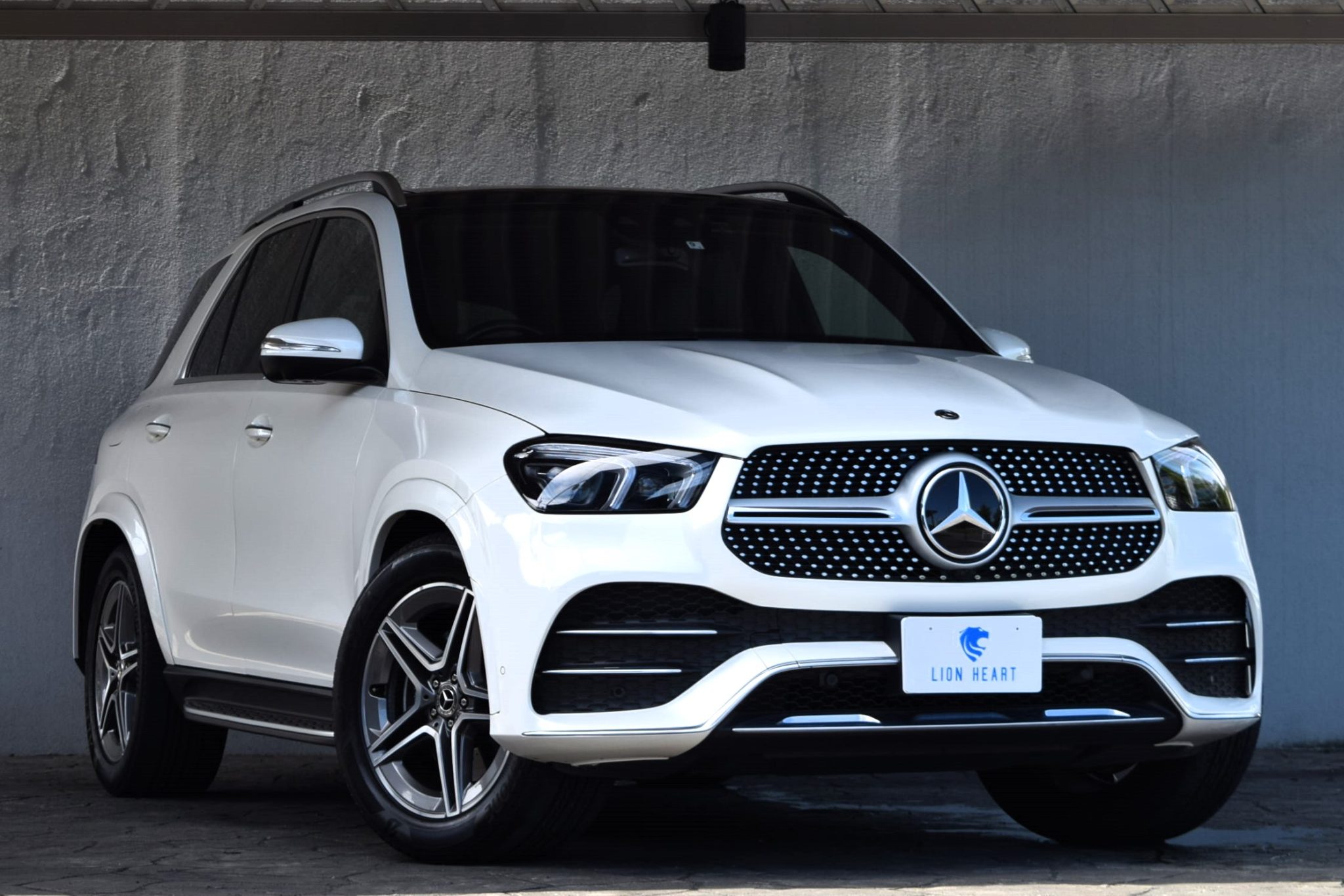 [納車車両] メルセデスベンツ GLE300d AMGライン | LION HEART
